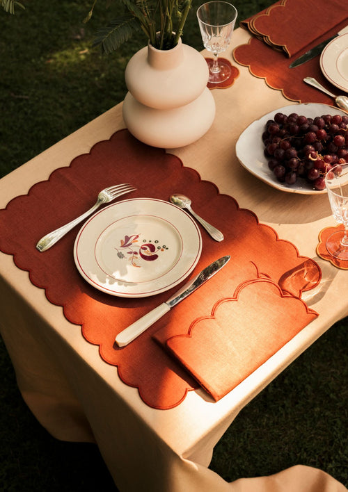 Les sets de table rectangulaires festonnés en lin Tomette (lot de 2)